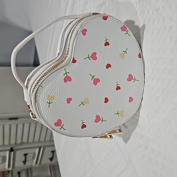Bags | Flower Heart Handbag | Poshmark